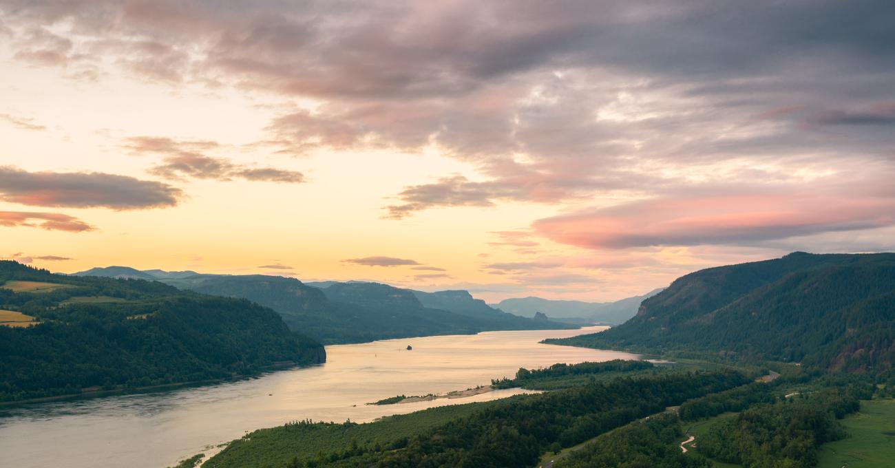 How Far Can You Boat Up The Columbia River? | LakeWizard