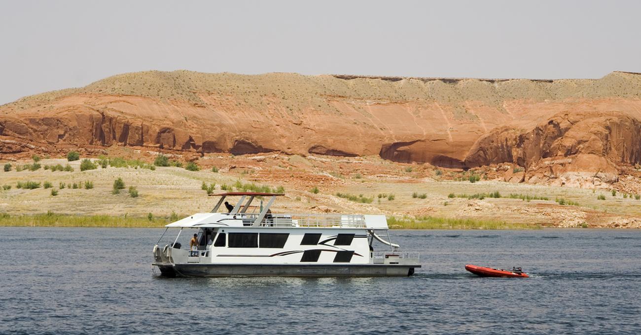 How Houseboat Systems Work | LakeWizard