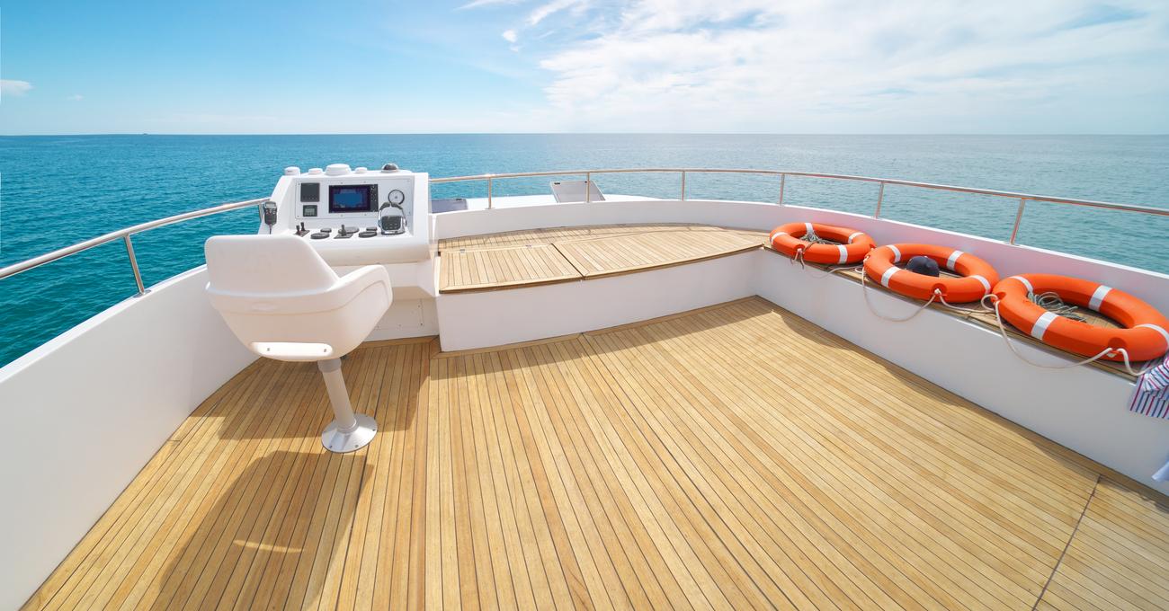 Best Boat Decking Material | LakeWizard