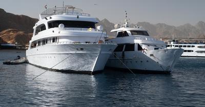 What Size Of Boat Is 100 Tons? | LakeWizard