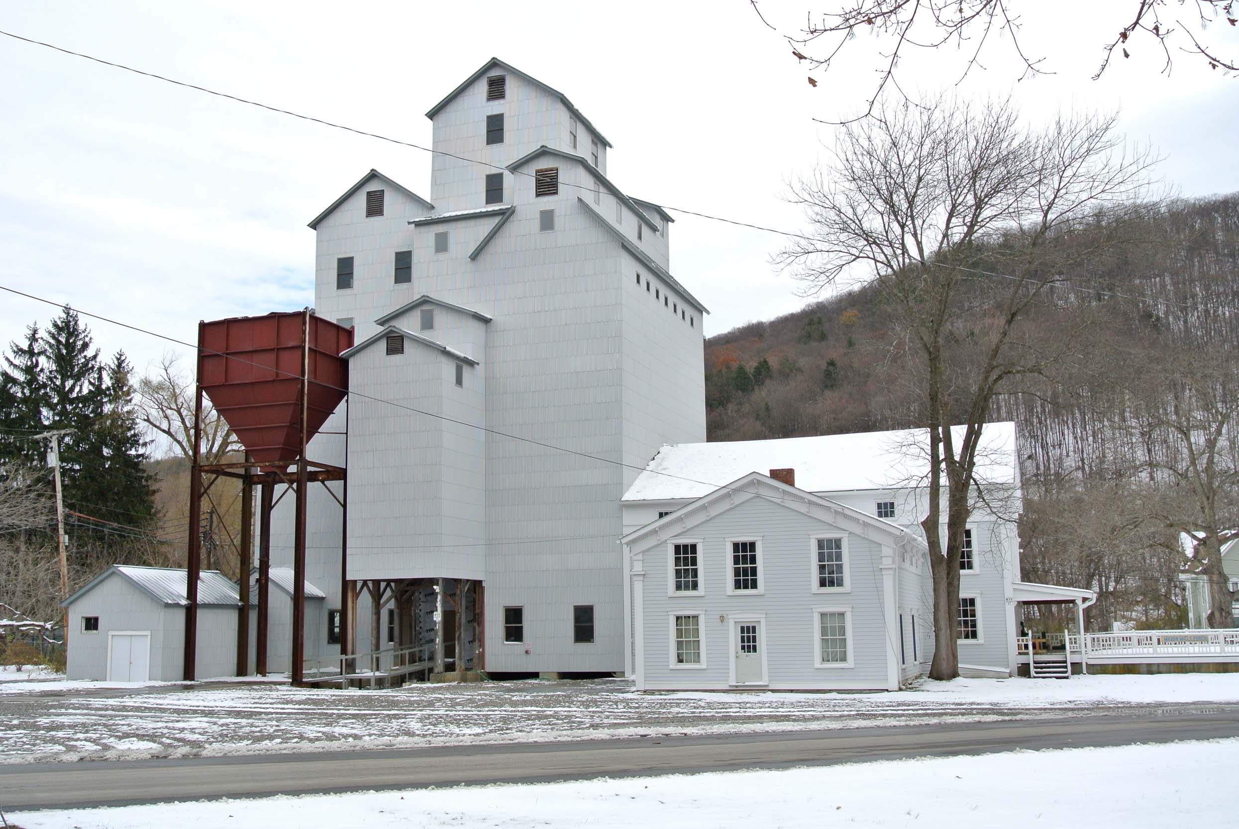 Apply to our artist residency, exhibitions, and fellowships