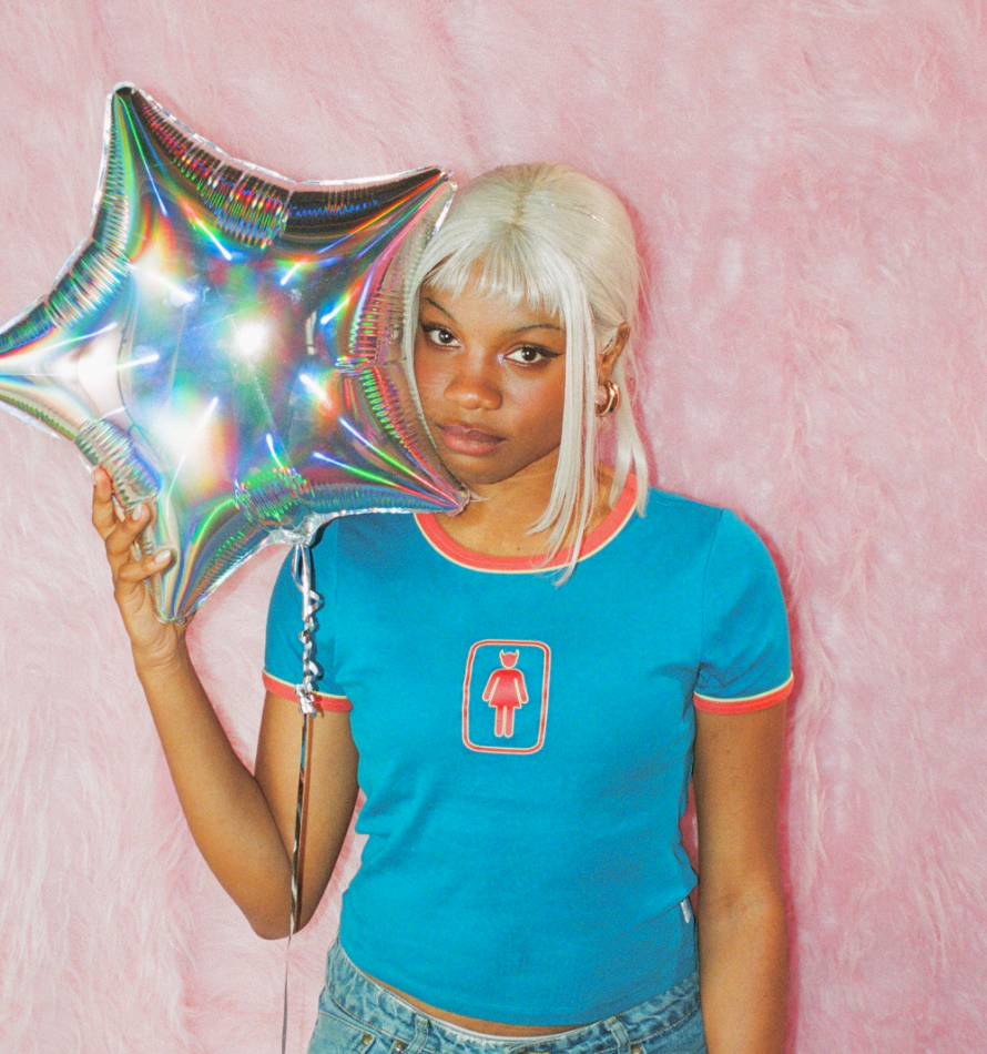 EFÉ Dublin artist EFÉ (Anita Ikharo) first made waves with the release ...