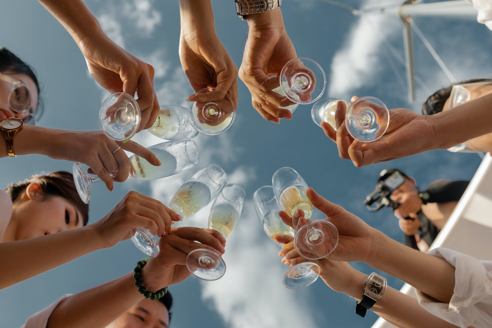 How To Start a Social Club: The Ultimate Guide