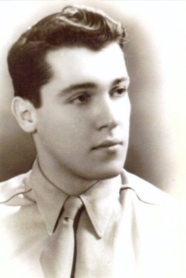 Veteran Spotlight - Marv Levy | National WWII Memorial