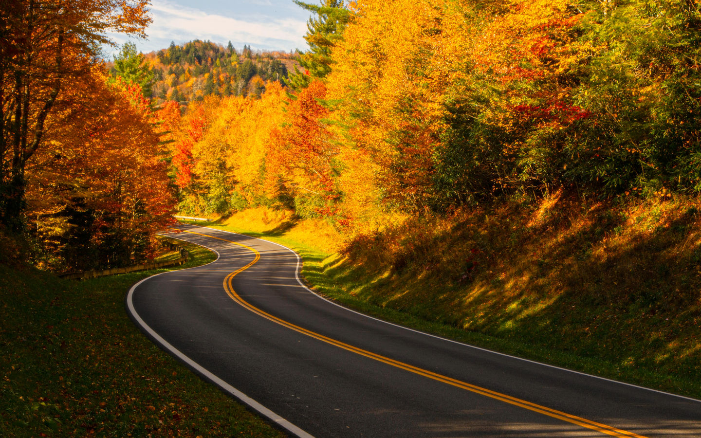 Pigeon Forge Motorcycle Rides | Explore Top Routes & Roads - REVER