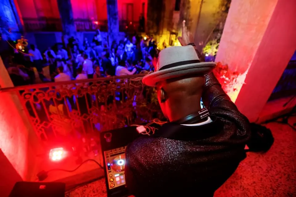 DJ Knight - DJ for weddings, birthdays, special and corporate events