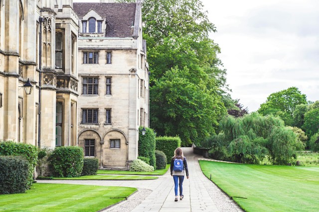 Decoding Oxbridge: The Collegiate System, Tutorial Approach, and More