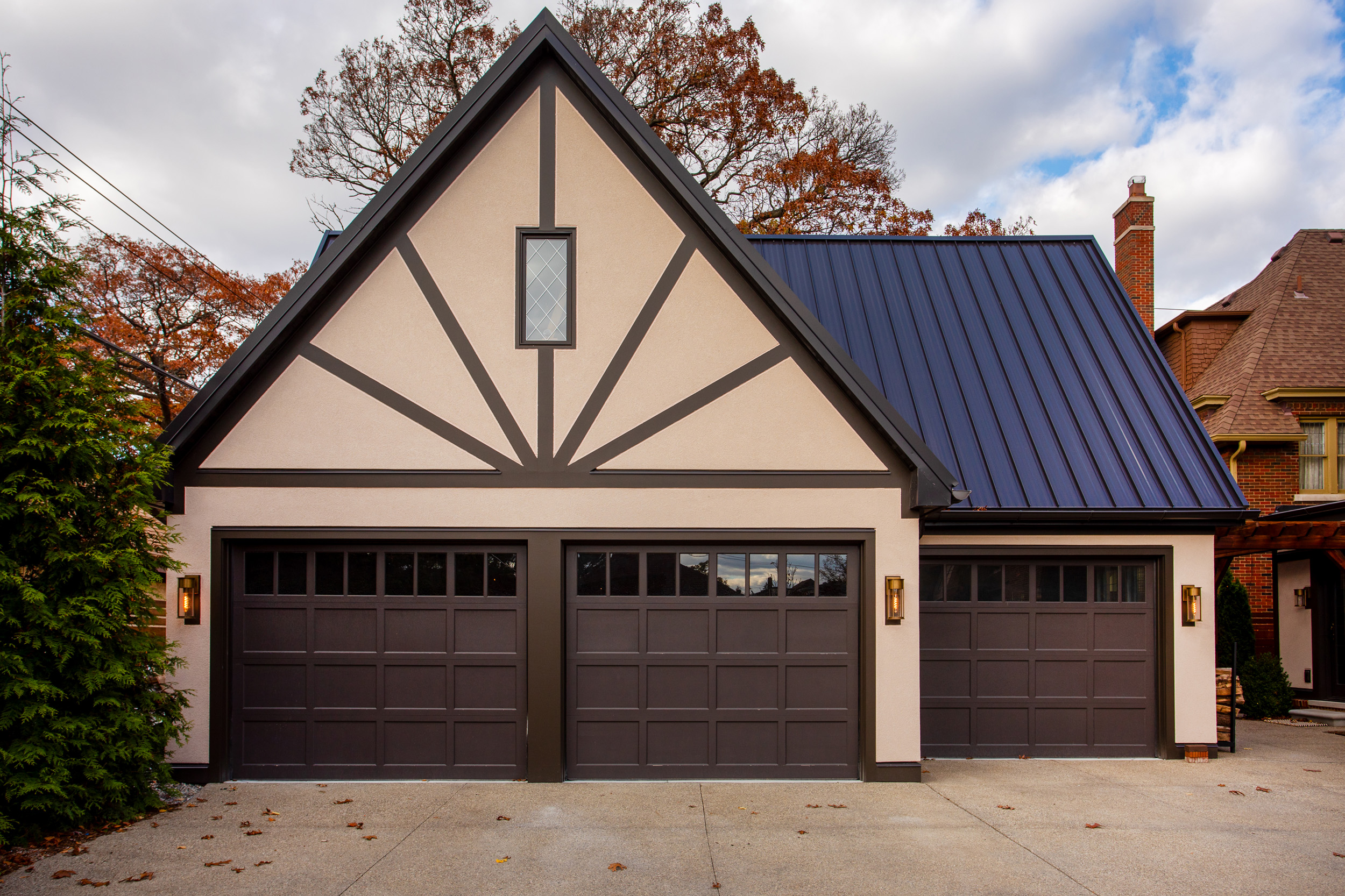 TUDOR GARAGE + SOLARIUM - END Studio