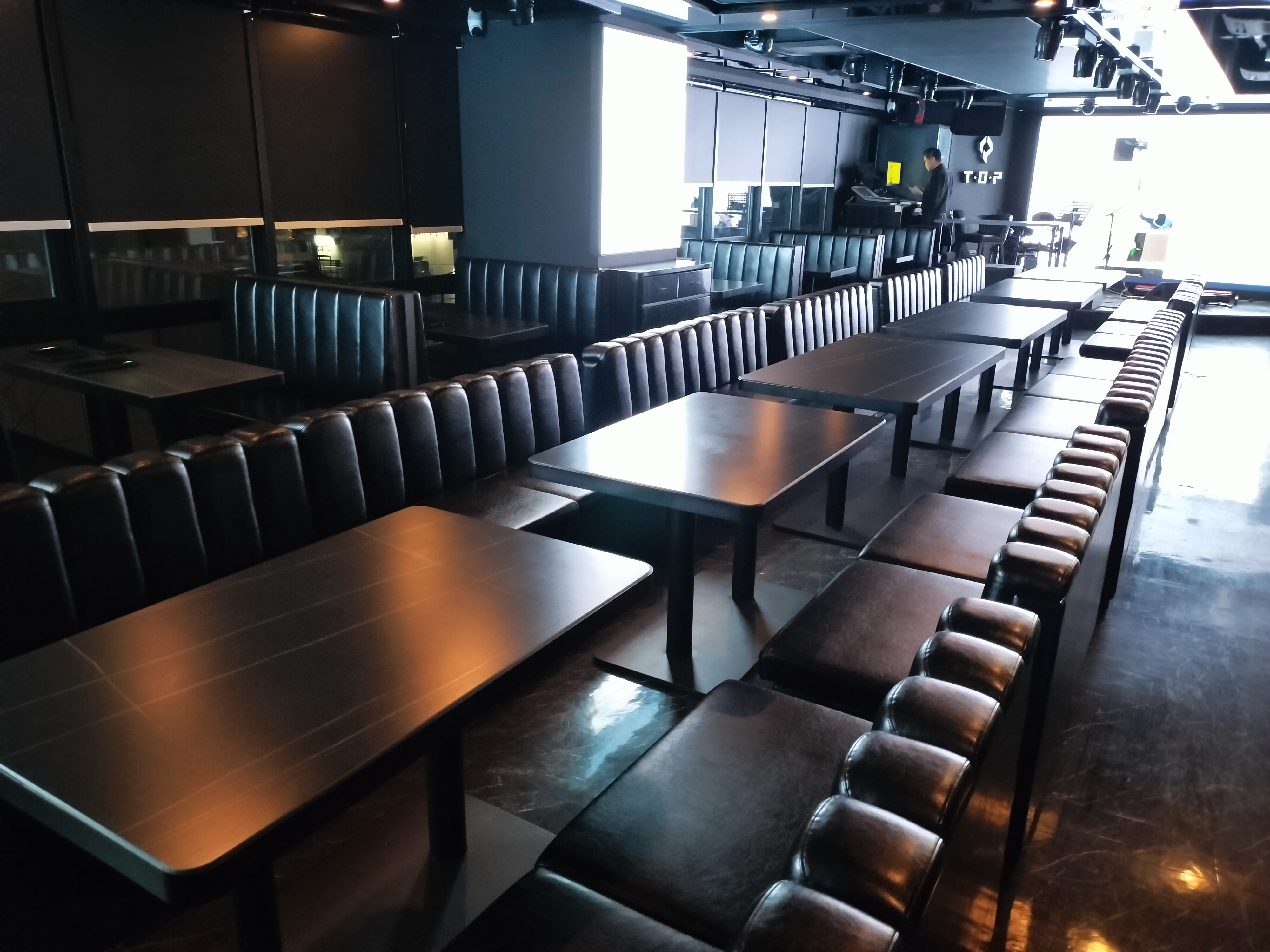 Casual Dining＆Shisha TOP上野店（カジュアルダイニングアンドシーシャバー トップ ウエノテン） 御徒町駅徒歩3分 上野 ...