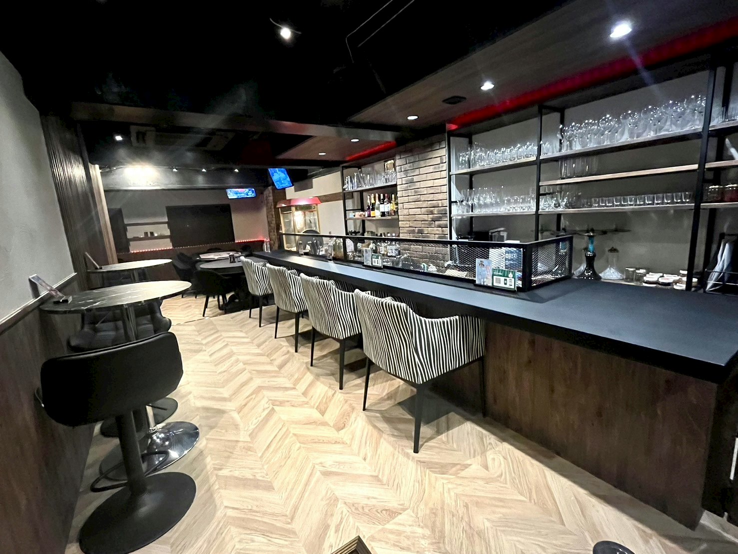 DOUBLE BELLY BUSTER（ダブルベリーバスター） 浜松町駅から徒歩3分 芝大門駅から徒歩1分 ｜シーシャ（水たばこ）カフェ・バー ...