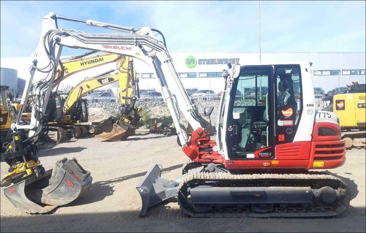 Hyr en Takeuchi TB290-2 från Arema Heavy Rental
