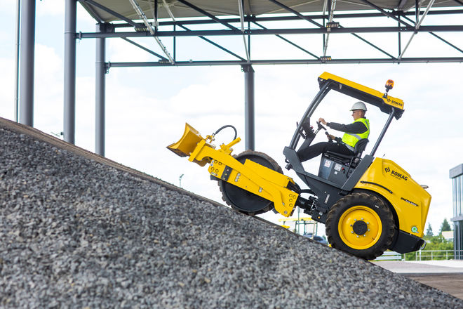 Hyr en Bomag BW124 PDH-5 från Arema Heavy Rental