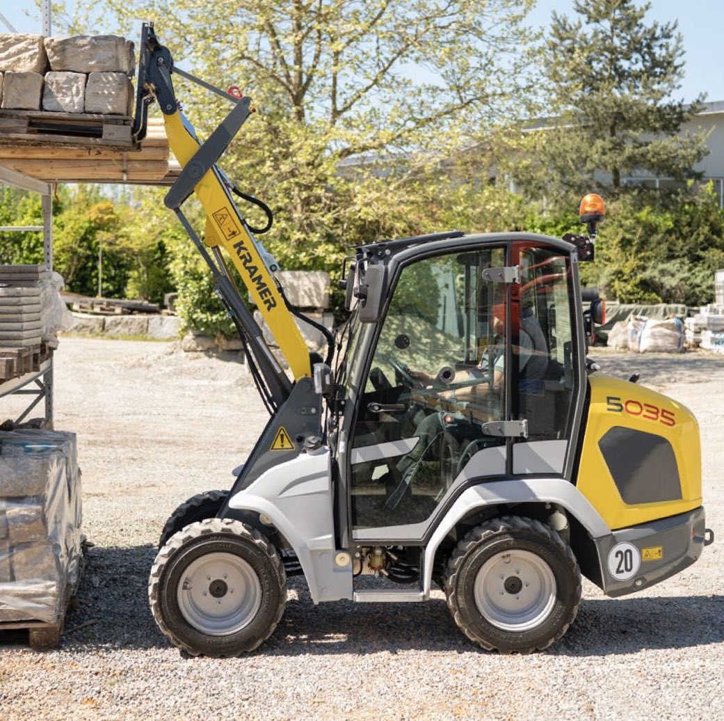 Hyr en Kramer 5035 från Arema Heavy Rental