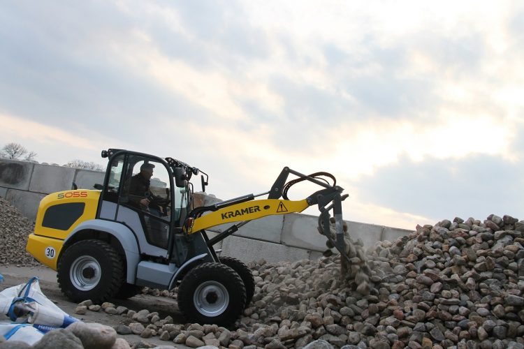 Hyr en Kramer 5055 från Arema Heavy Rental