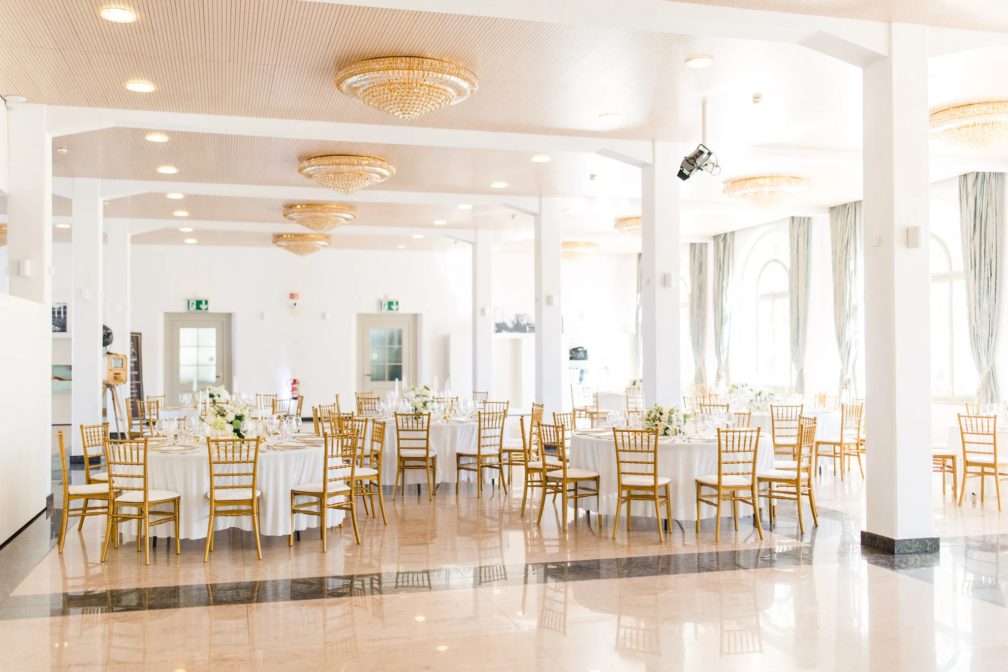 Wedding photographer and videographer at the Ballyhouse in Schönenwerd