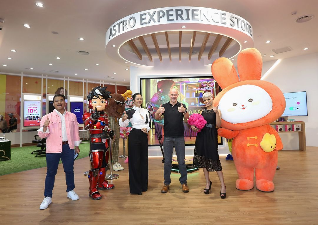 Astro Celebrates the Grand Opening of its Largest Flagship Experience ...