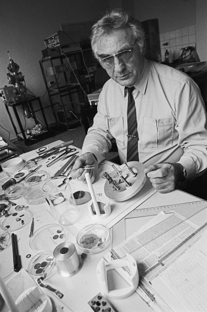 About Delong Instruments