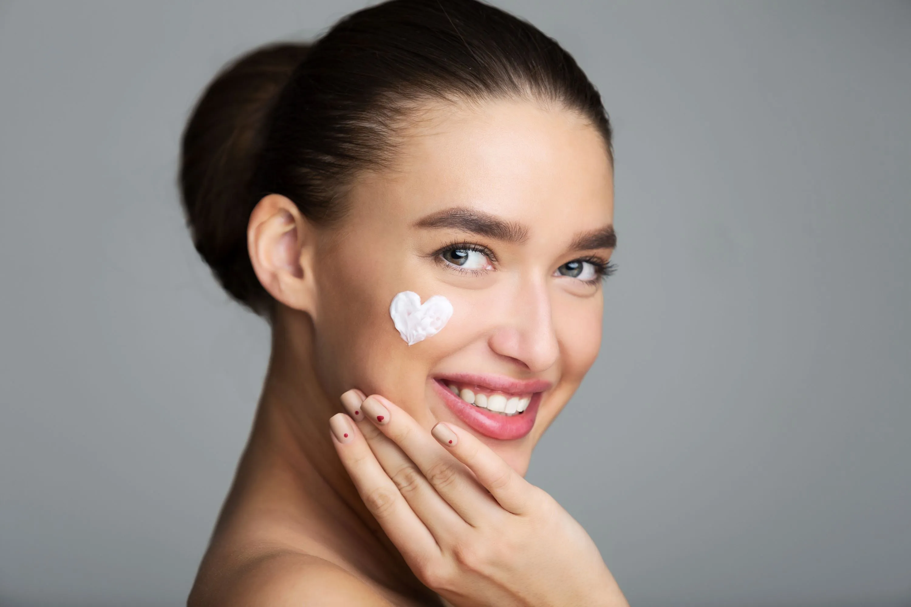 How Does Tretinoin Cream Improve Your Skin? - Strut Blog
