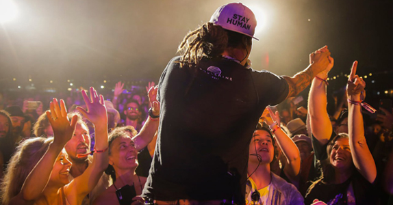 Creating Connection: The Power of Virtual Concert Experiences | Moshcam ...