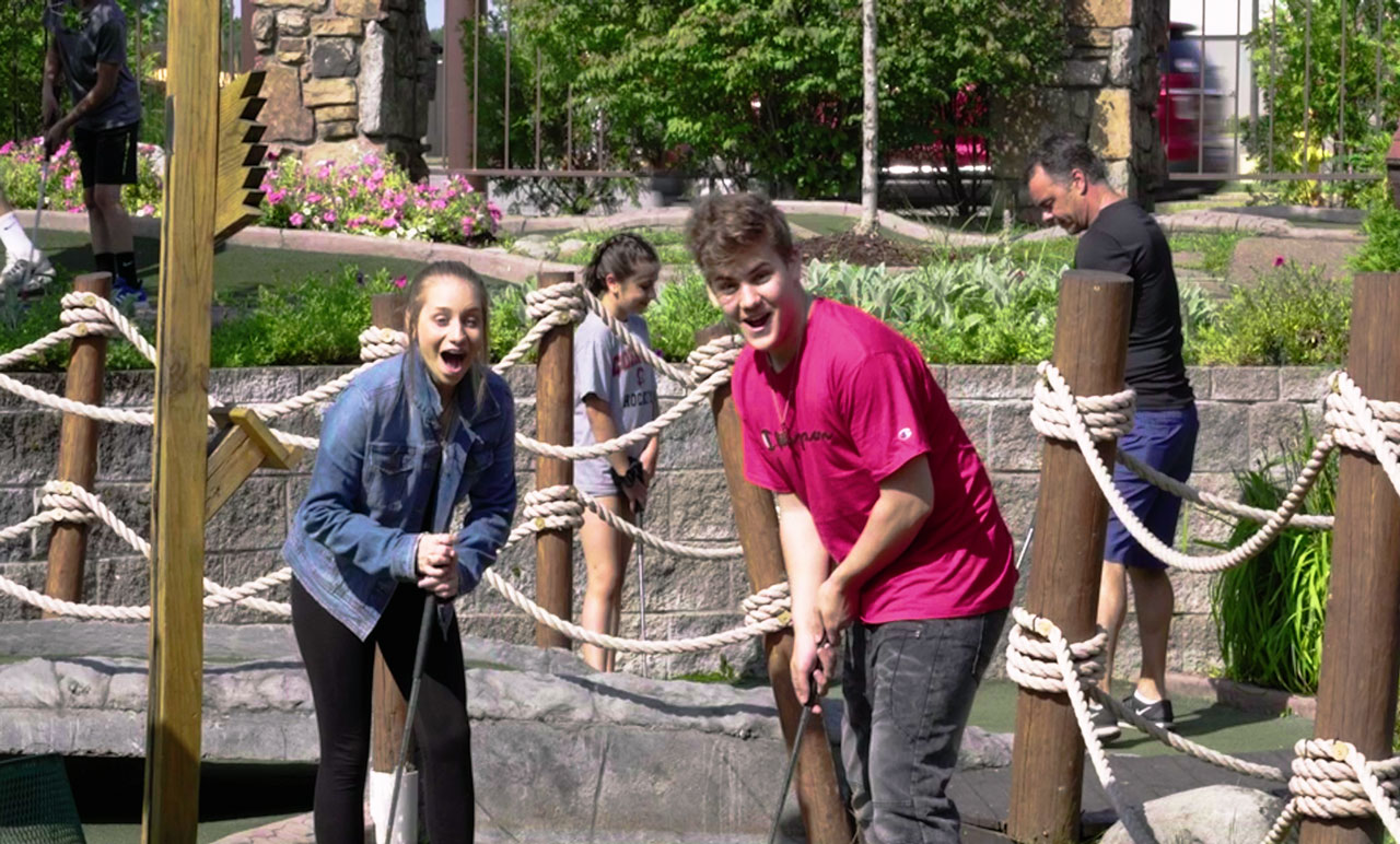 Mini Golf in Greece, NY | Clubhouse Fun Center