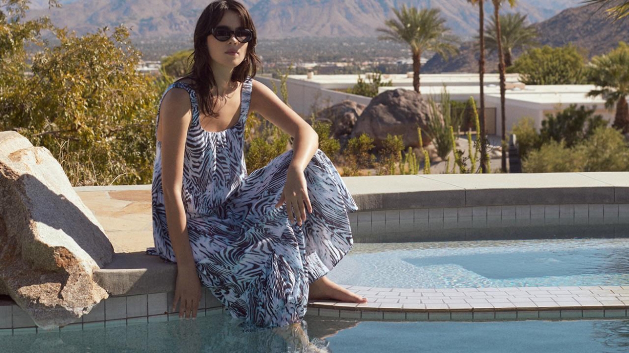 5 Must-Have Whistles Dress Styles | GlamCorner | GlamCorner Blog