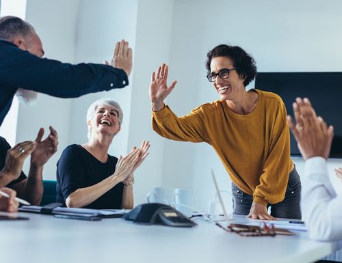 How to Create Engaging Employee Spotlights [Ideas and Examples] | Cooleaf