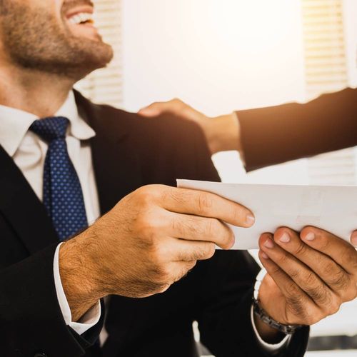 How Monetary Rewards Can Drive Employee Motivation | Cooleaf