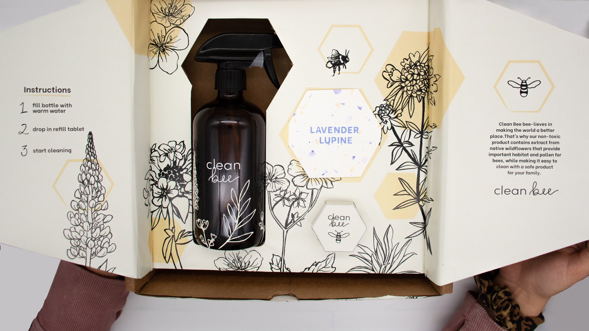 Clean Bee — Stephanie Liszewski, designer and illustrator