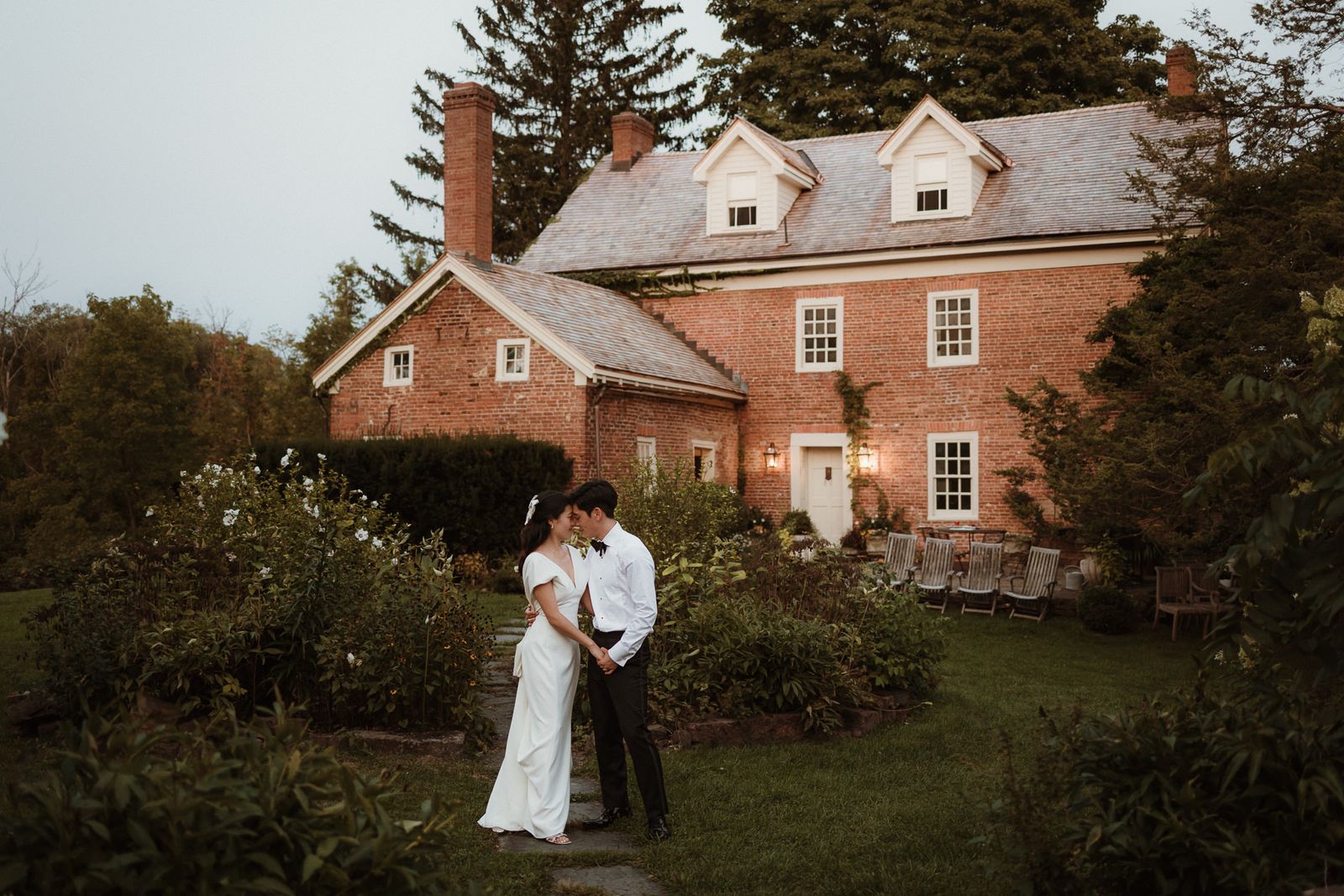 Intimate Windrift Hall Wedding with Amanda and Derek — Nicole Nero Studio