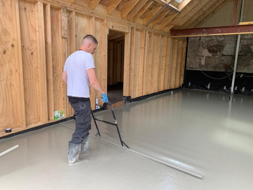 Liquid Flow Screed London | Self Levelling Floor Screed,