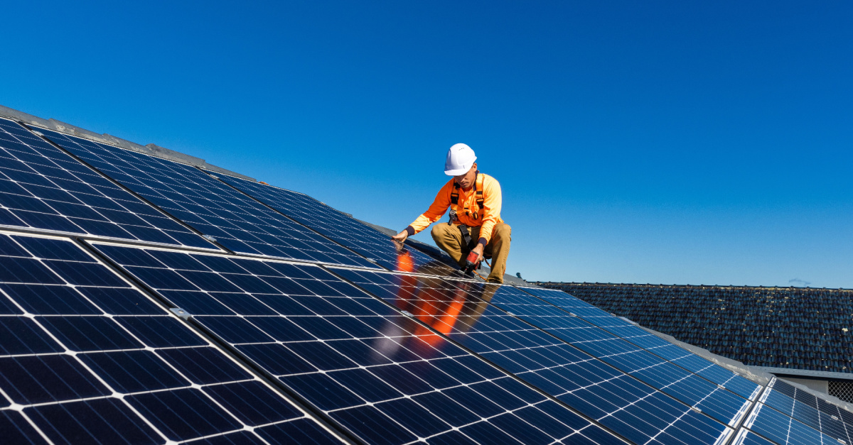 Transporting Solar Panels: An Expert Approach | Wicker Park Logistics
