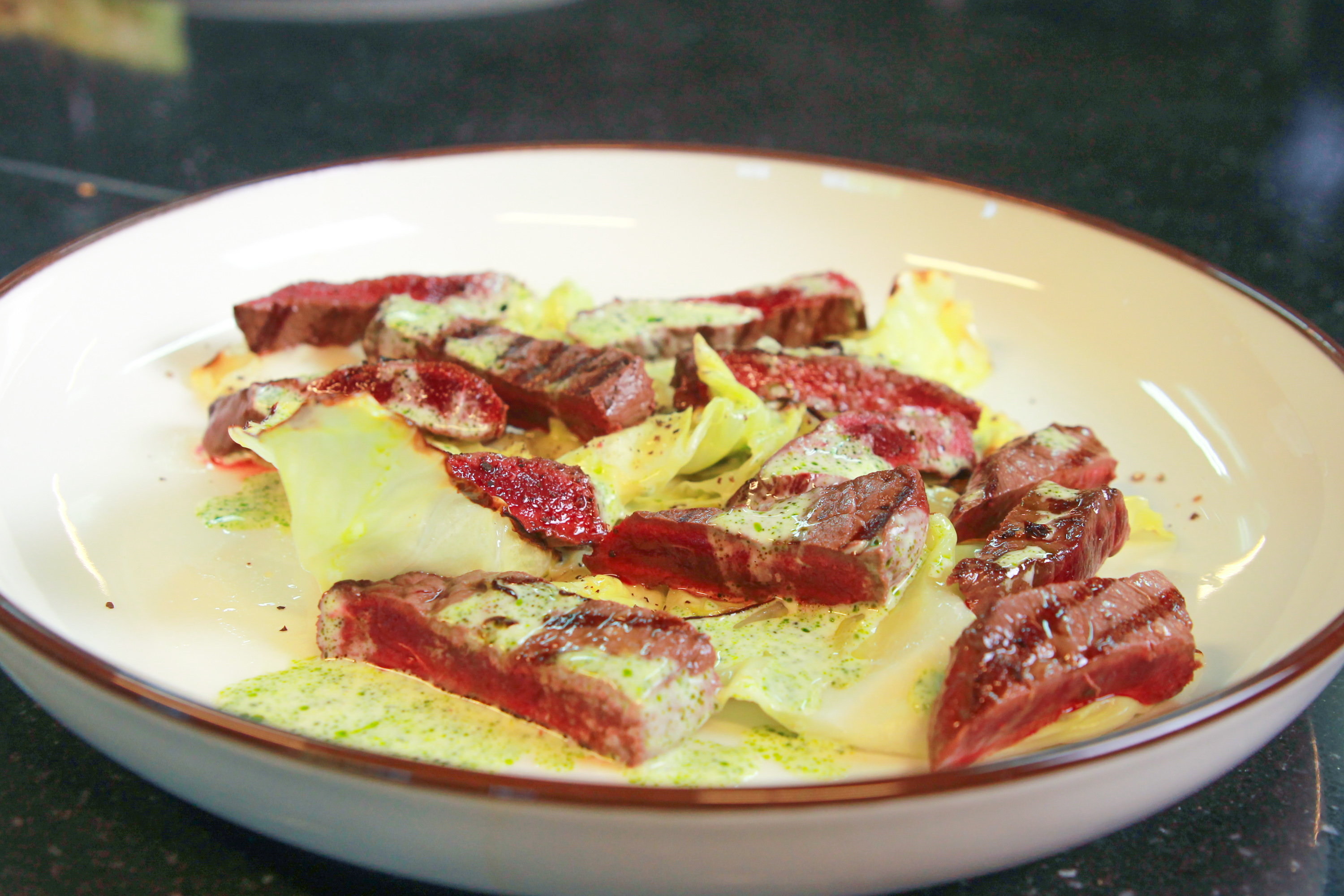 Norsk Hval - Grillet hval med kål