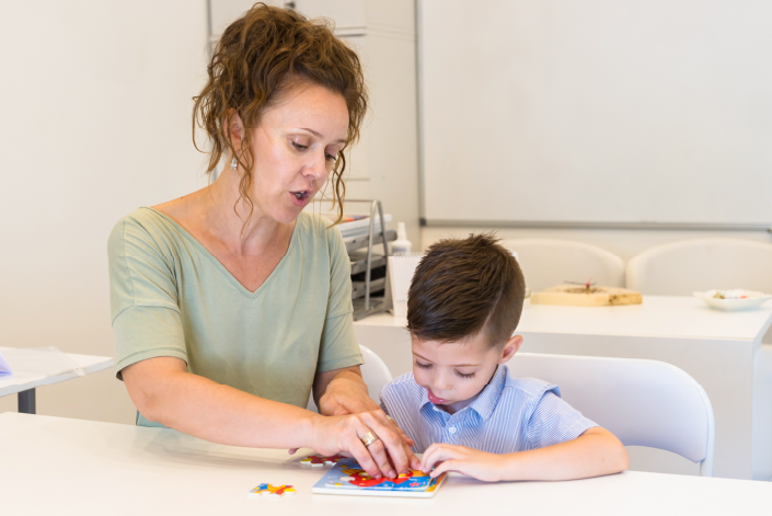 Curso clínico internacional ADOS-2 (Curso completo, contemplando os 5 ...