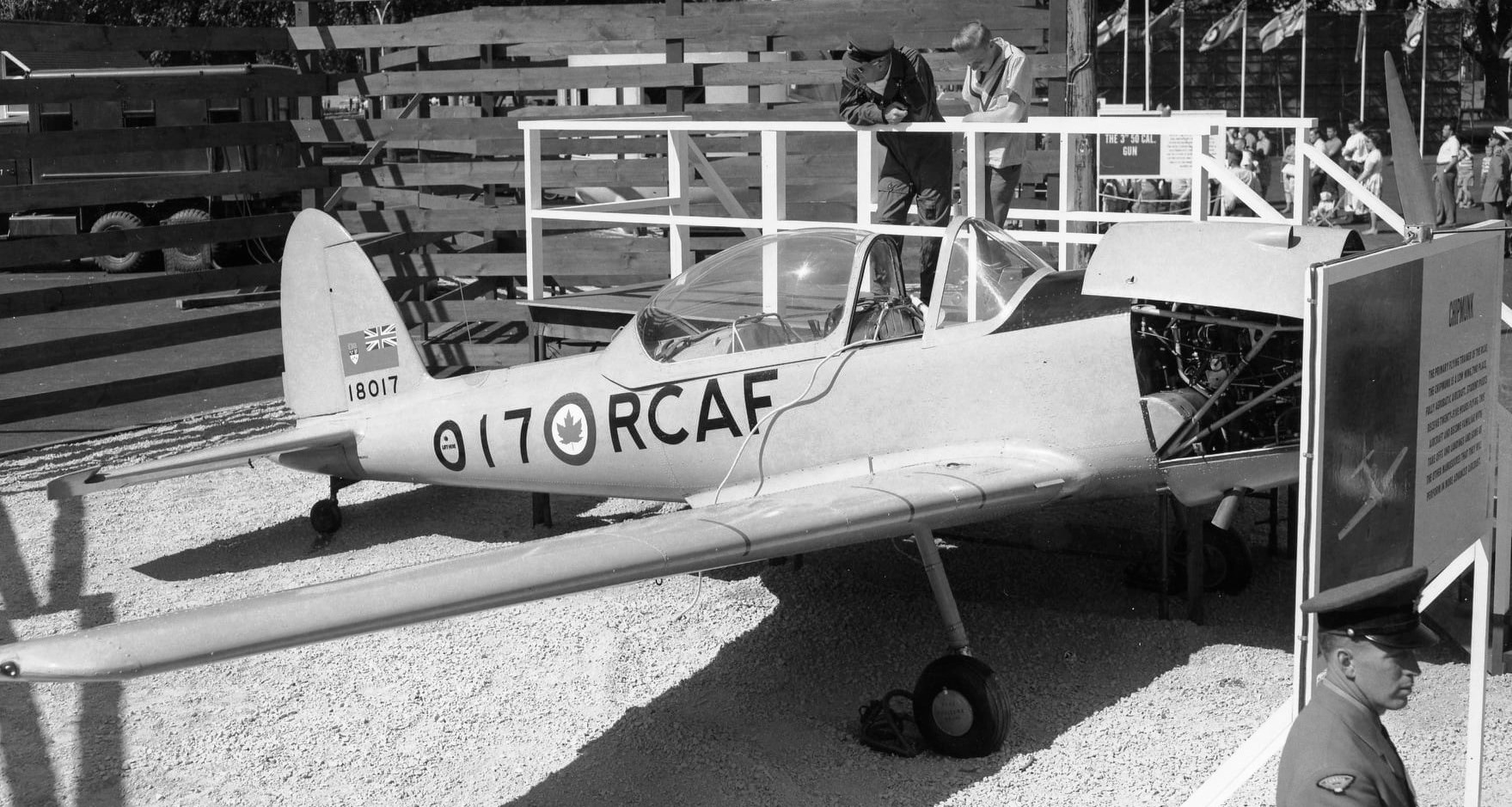 Canadian Warplanes 5: de Havilland Canada DHC-1 Chipmunk
