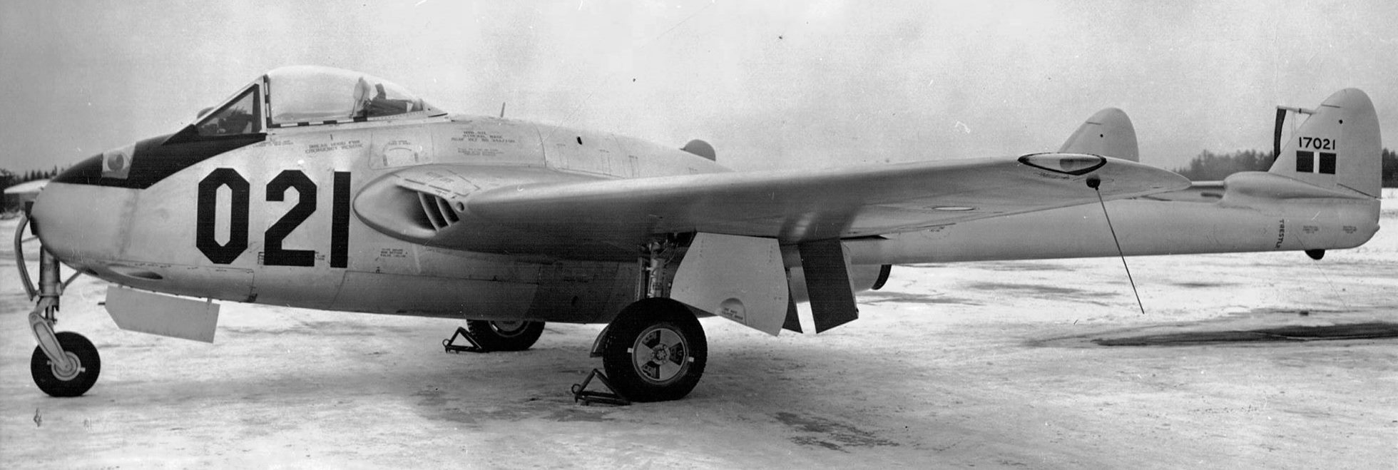 Canadian Warplanes 6: de Havilland DH.100 Vampire