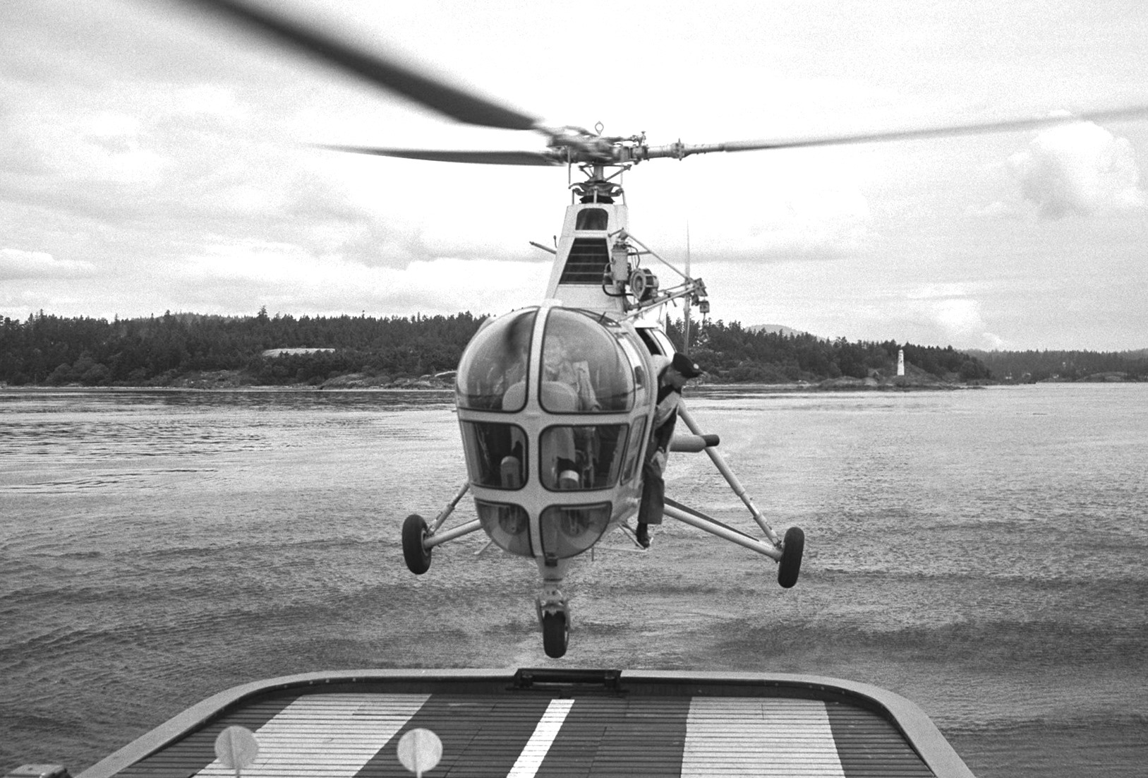 Canadian Warplanes 7: Sikorsky H-5 Dragonfly helicopter