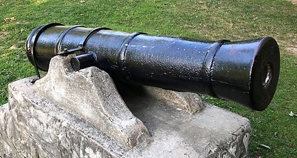 Artillery in Canada (5) Ontario: Wallaceburg, Wasaga Beach, Waterdown ...