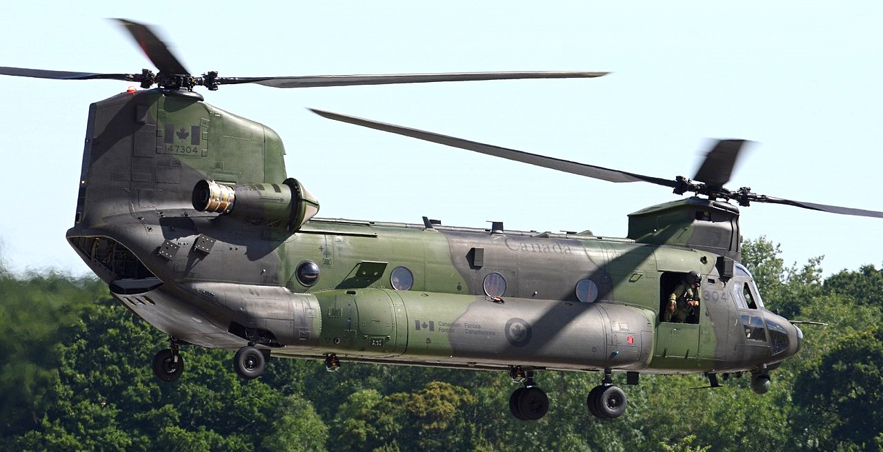 Canadian Warplanes 7: Boeing Vertol CH-147 Chinook helicopter