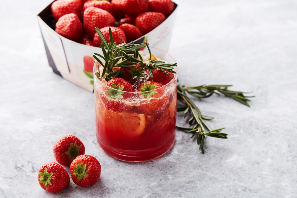 Mocktail à l'orange sanguine et à la fraise