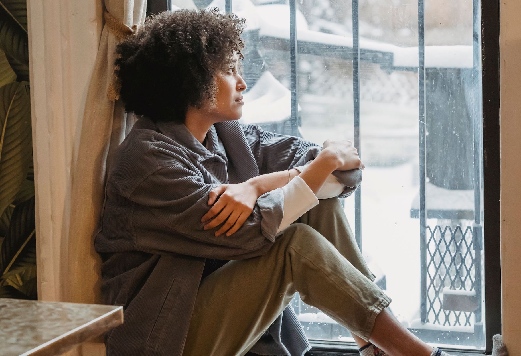 Why Do We Grieve Celebrity Deaths? (& 3 Ways to Cope)