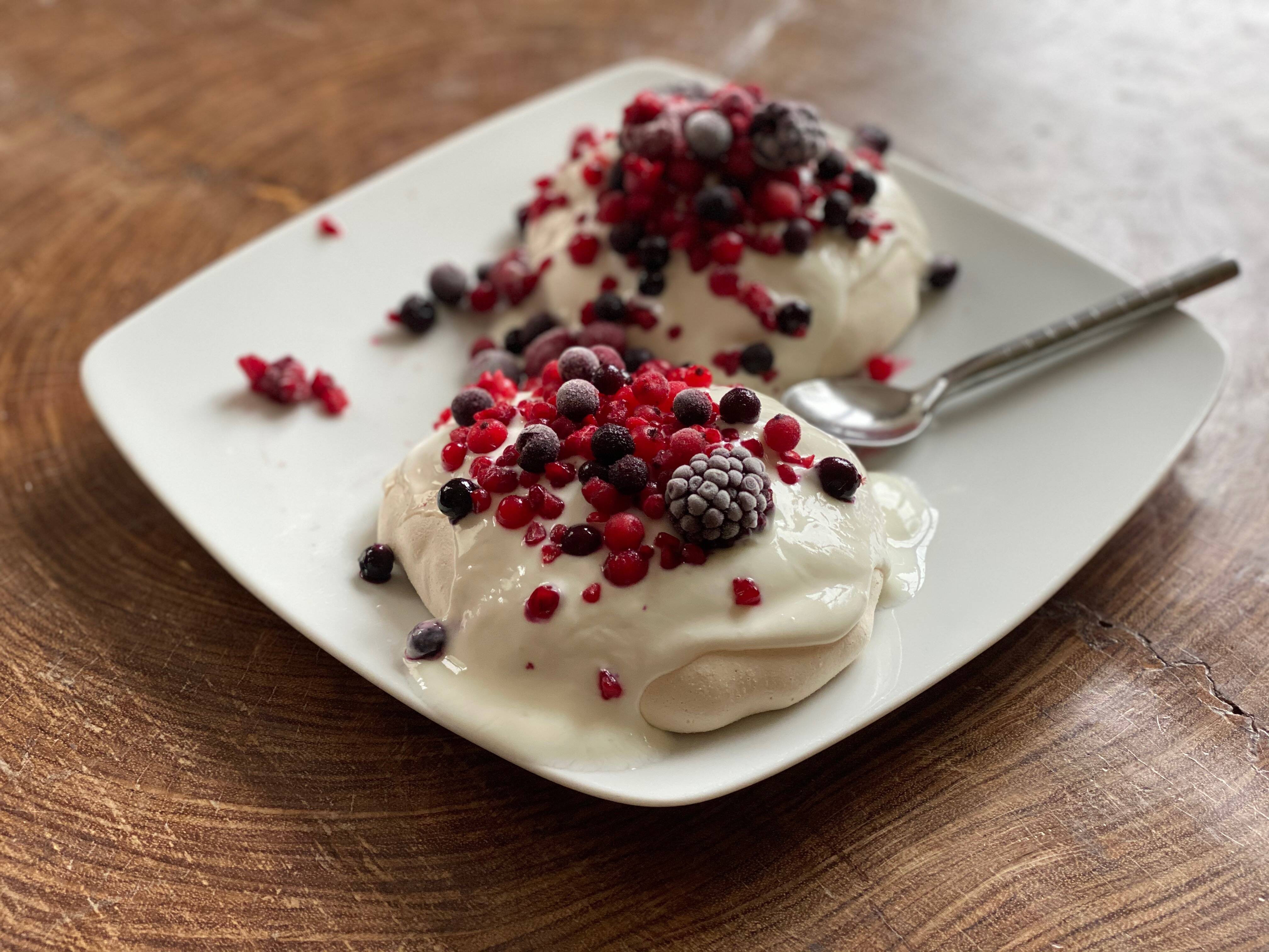 On a cuisiné pour vous #34 : Nid Pavlova aux fruits rouges | Le Petit Paumé