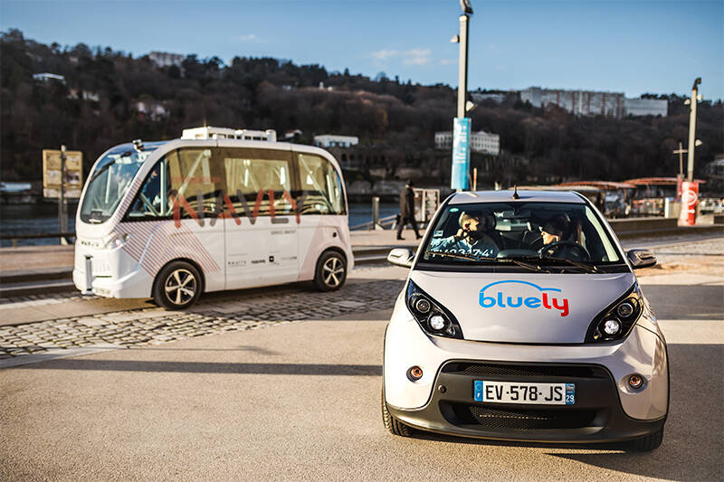 Insolite : Les Bluely sont à vendre
