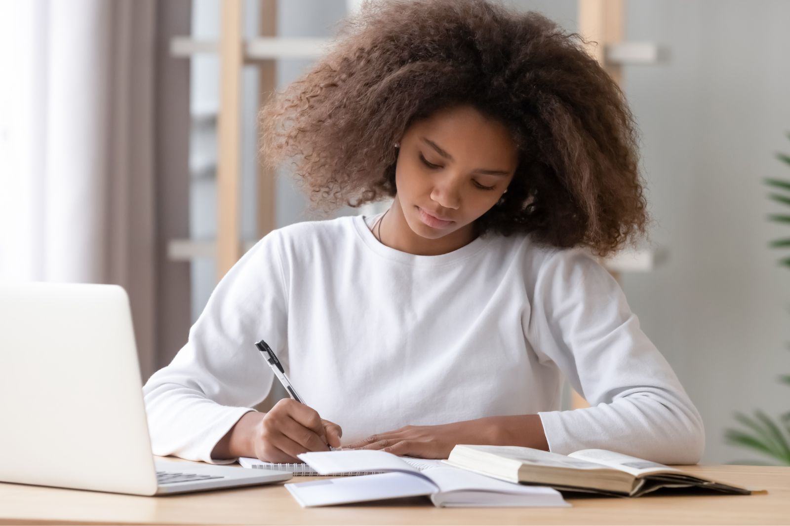 How to Focus on School Work and Studying: Utilising Technology