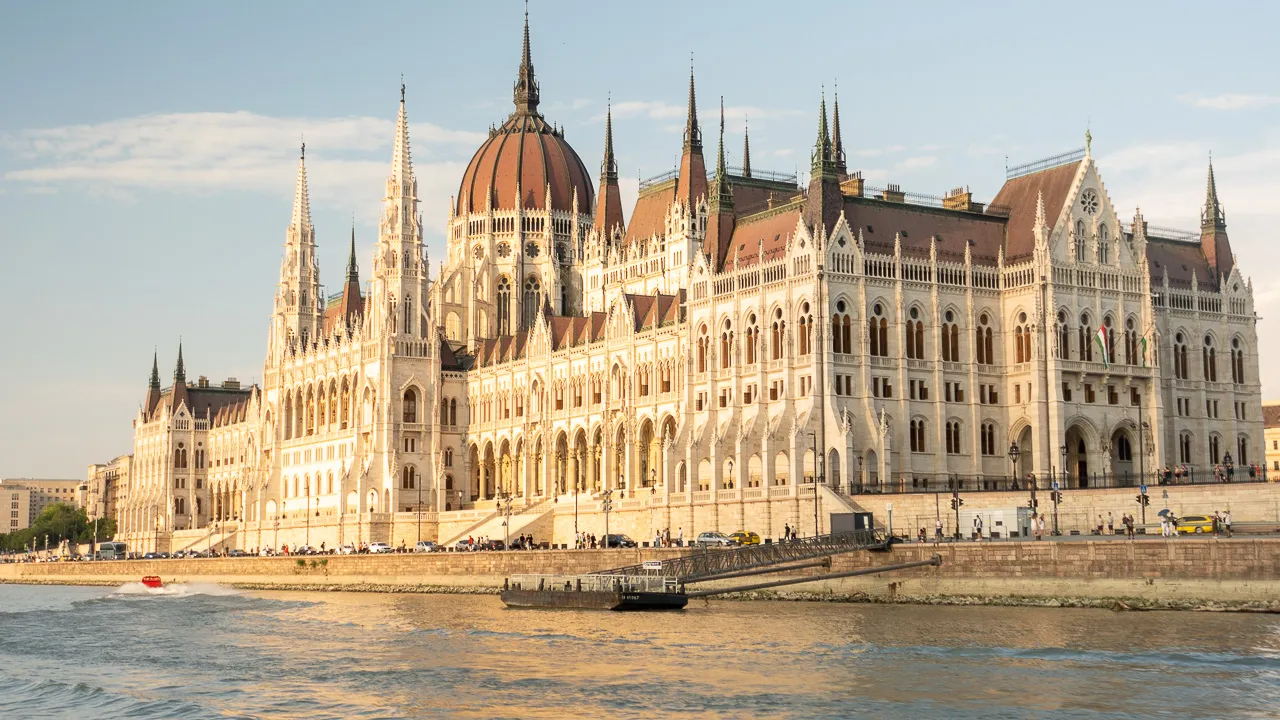 Budapest Parliament Guide — Tips, Guided Tour & Tickets (2023)