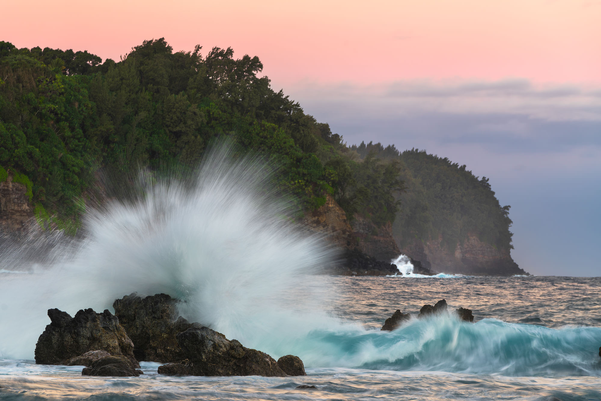 4 tips for safely photographing waves and coastlines