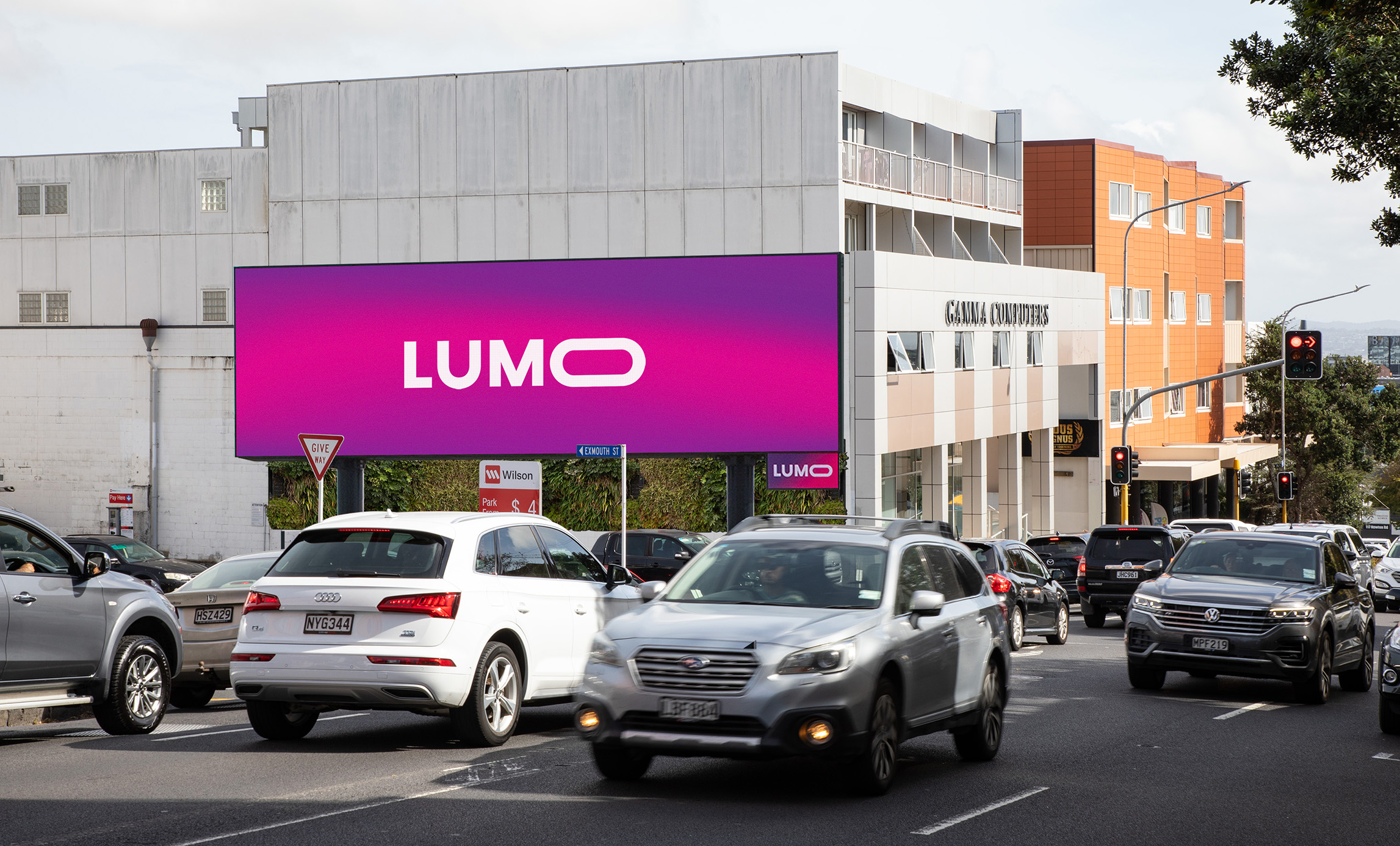 Digital Billboard Outdoor Advertising - New Zealand | Lumo