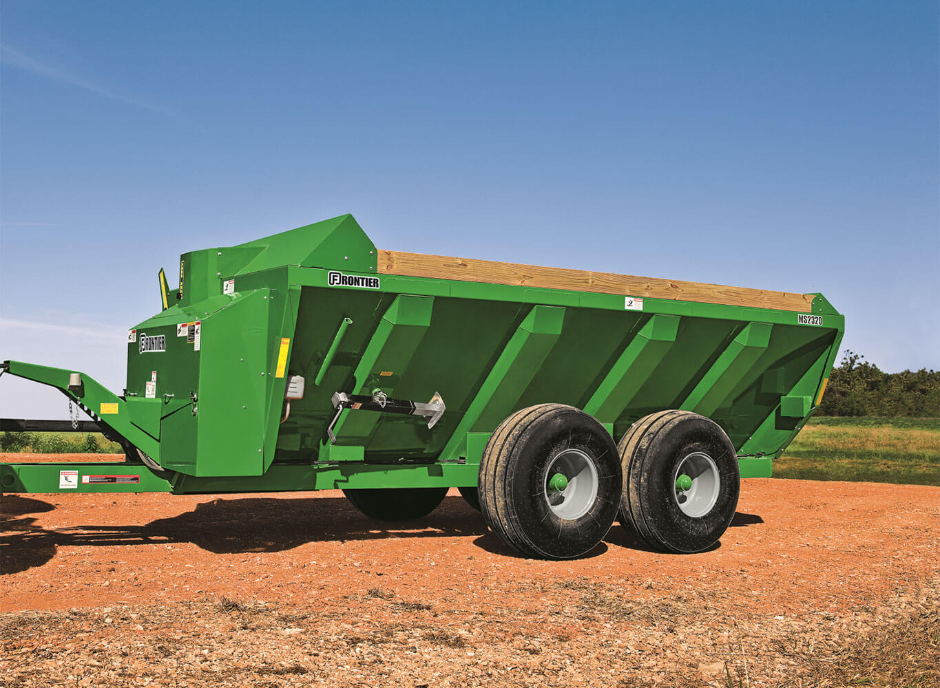 MS2320 Side-Discharge Manure Spreader