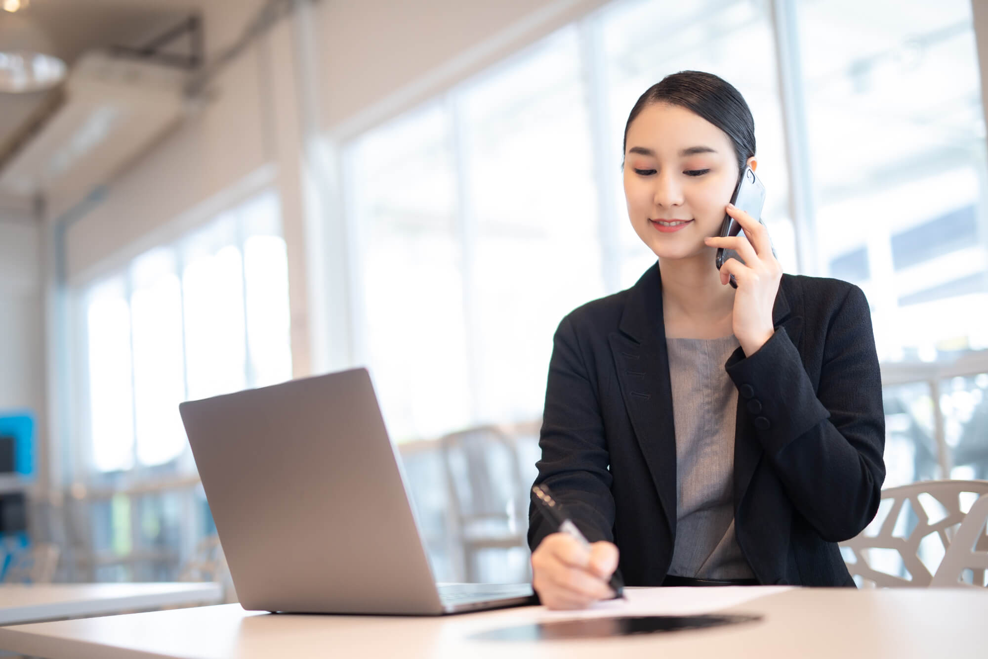 The Right Experts | Job Expert