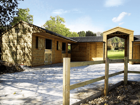 Transverse Archways and Wash Down Bays | Chart Stables