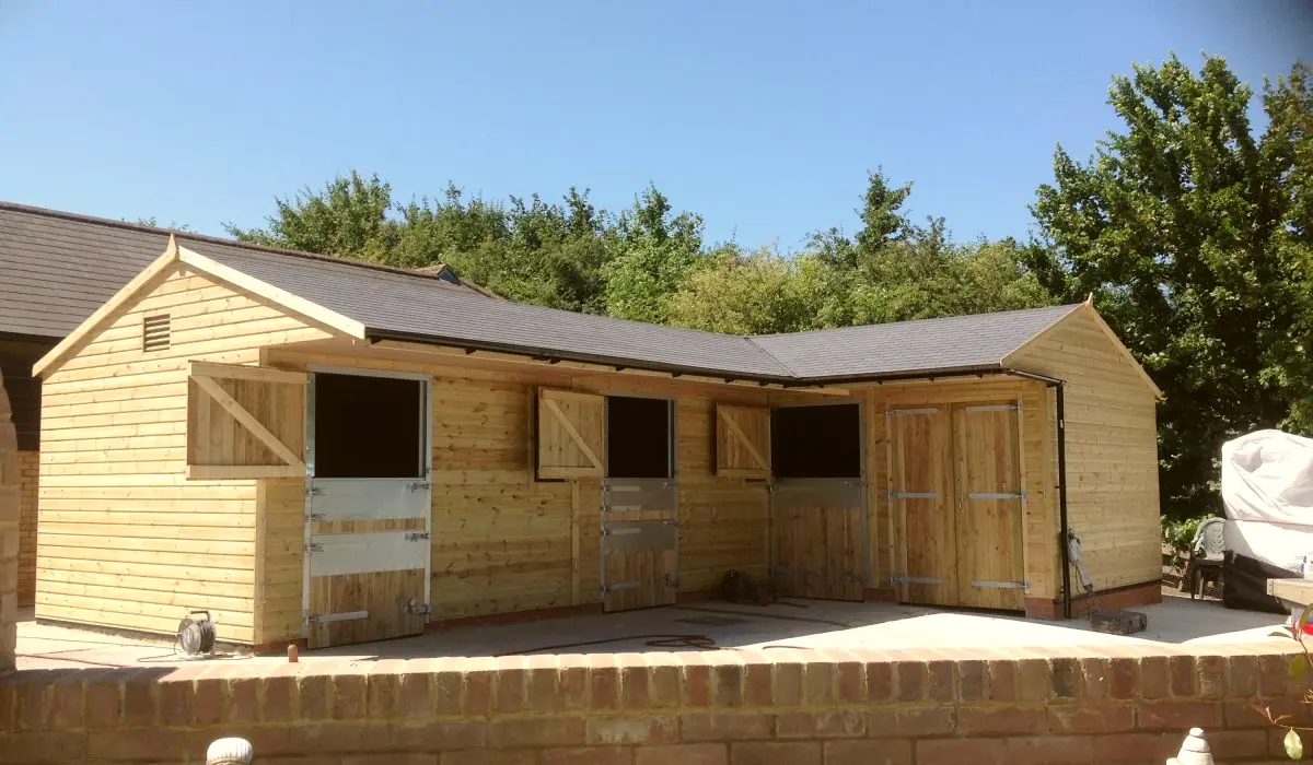 L-Shaped Stable Block | 3 Stable L-Shaped Block | Wooden Stables